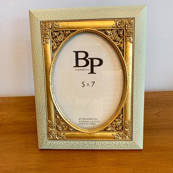 Vintage | Accents | Vintage Ornate Picture Frame Trimmed With Gold ...